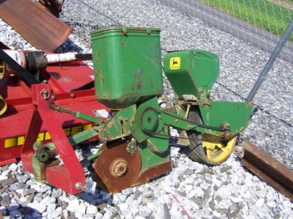51: John Deere 3pt 1 Row Planter for Tractors