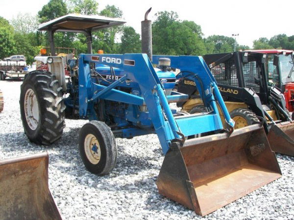 1139: Ford 5610 Farm Tractor with Loader, Canopy, Sharp