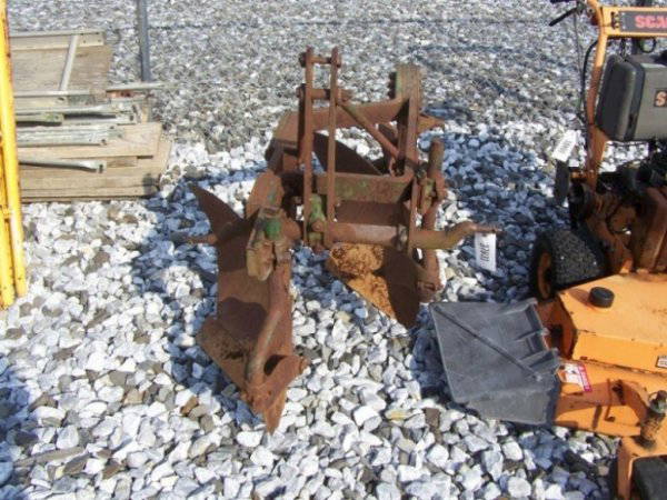 John Deere 3pt 2 Bottom Plow for Tractors - Aug 11, 2008 | G.W. McGrew ...