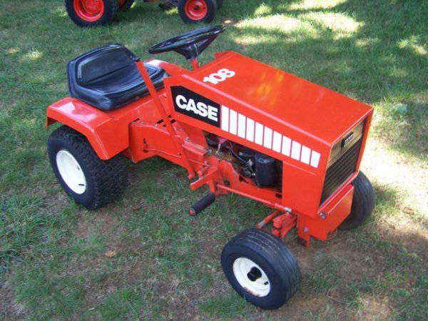 1980 Case 108 Lawn & Garden Collector Tractor