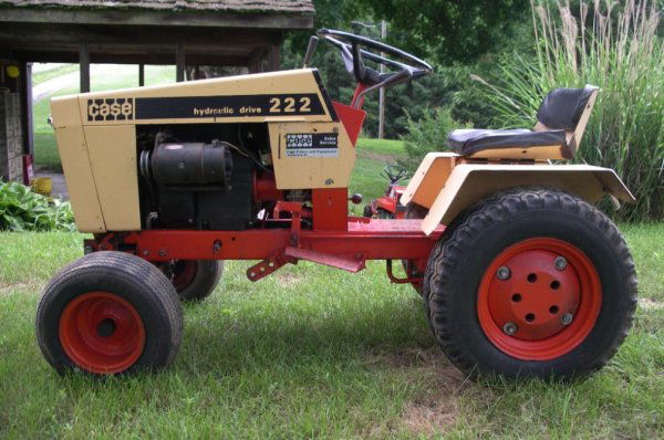 2608: Original 1970 Case 222 Lawn & Garden Tractor