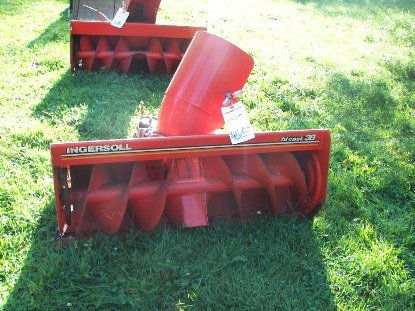 2563: Case Ingersoll Snow Blower 100 Series L&G Tractor