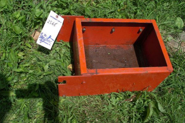 2568: Case Ingersoll Garden Tractors Weight Box - Aug 16, 2008 | G.W ...