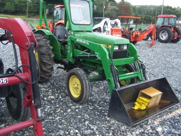 4209: John Deere 1050 Compact Tractor with Loader