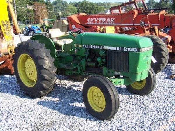 4373: John Deere 2150 Utility Tractor