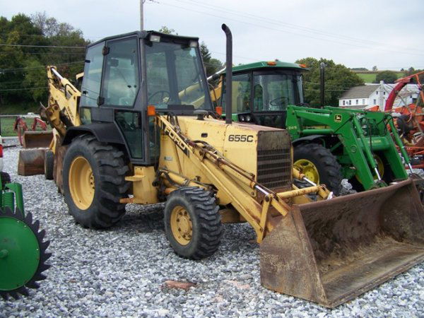 265: Ford 655C 4x4 Tractor Loader Backhoe with EROPS