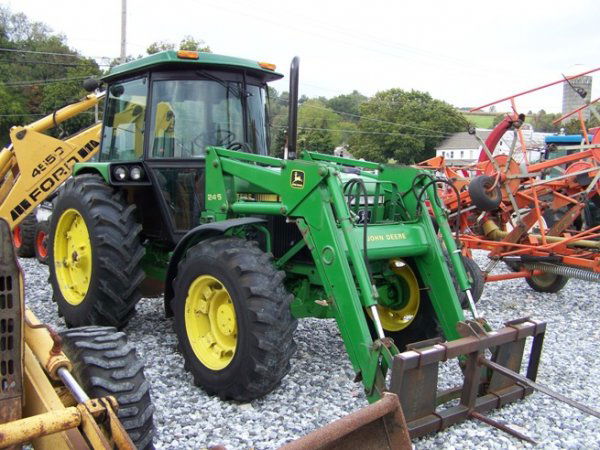 266: John Deere 2755 4x4 Farm Tractor with Loader - Oct 13, 2008 | G.W ...