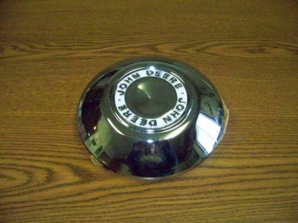 Nos John Deere Lawn And Garden Tractor Hub Cap