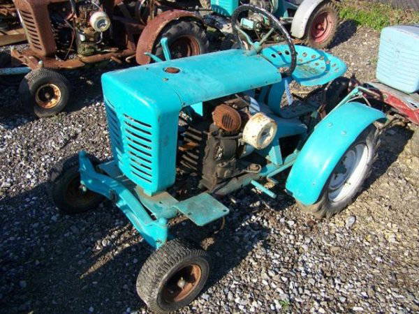 Pennsylvania Panzer T70b Lawn & Garden Tractor