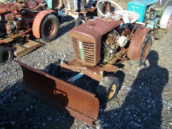 2152: Pennsylvania Panzer T75 Lawn & Garden Tractor