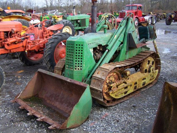 2186: Oliver OC 3 Antique Crawler Loader Tractor