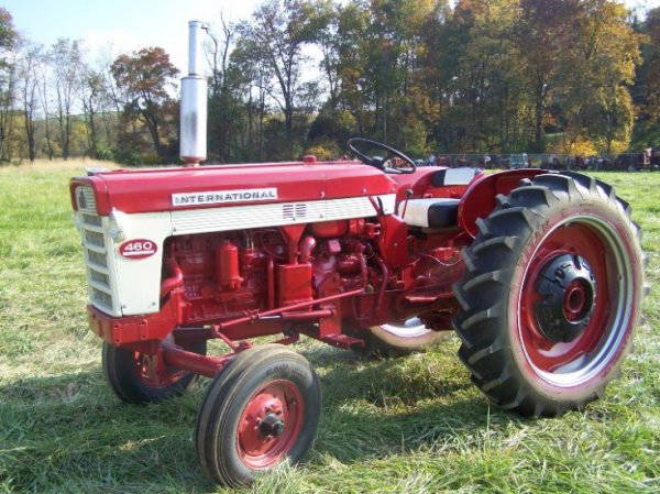 2198: Restored International 460 Utility Tractor - Dec 06, 2008 | G.W ...