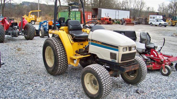 4793: Cub Cadet 7274 4x4 Compact Tractor