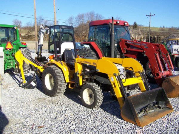 Cub Cadet 7532 4x4 Compact Tractor, Loader Backhoe