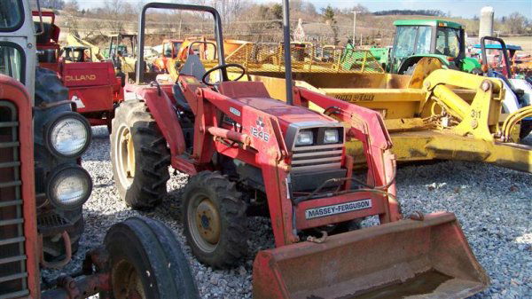 455: Massey Ferguson 1140 4x4 Compact Tractor - Jan 12, 2009 | G.W ...