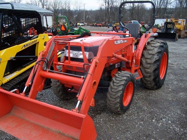 Nice Kubota L3710 Compact Tractor W/ 4x4 Loader!!