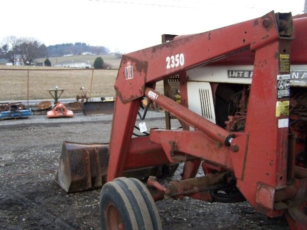 25: IH International 2350 Loader for International Trac
