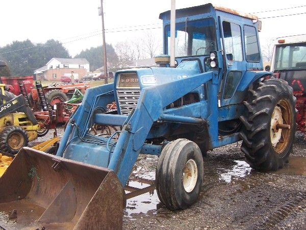 104: Ford 9600 Farm Tractor w/ Loader and Cab!!!