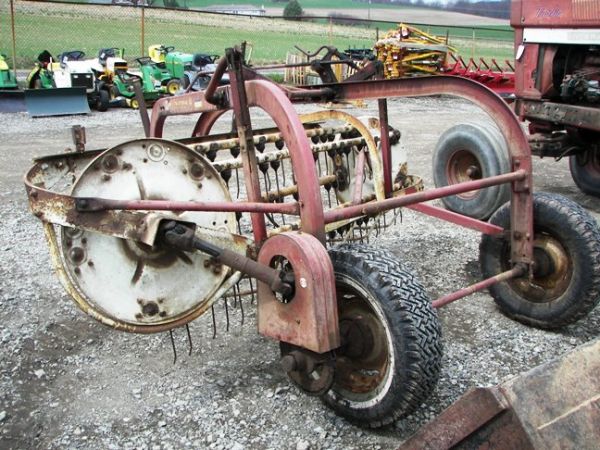 506: International #35 Hay Rake for tractor - Apr 10, 2006 | G.W ...