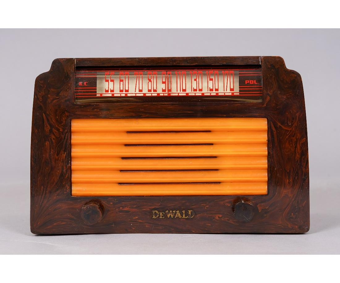Dewald Model A-502 Catalin Radio Auction