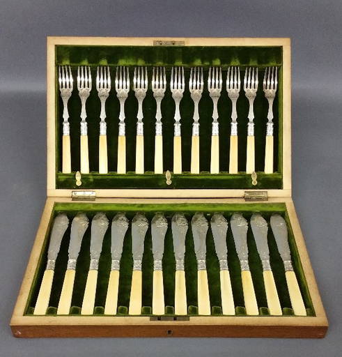 English Silverplate Fish Service, Set Of Twelve, With