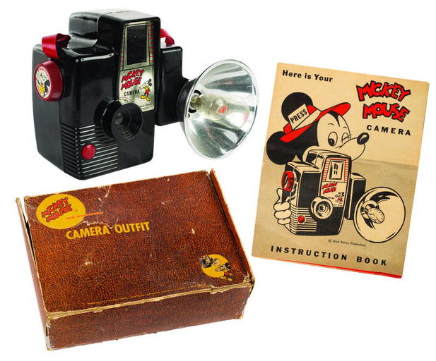 Mickey Mouse "Prize Photographer" Camera Outfit - Dec 03, 2022 | Van ...