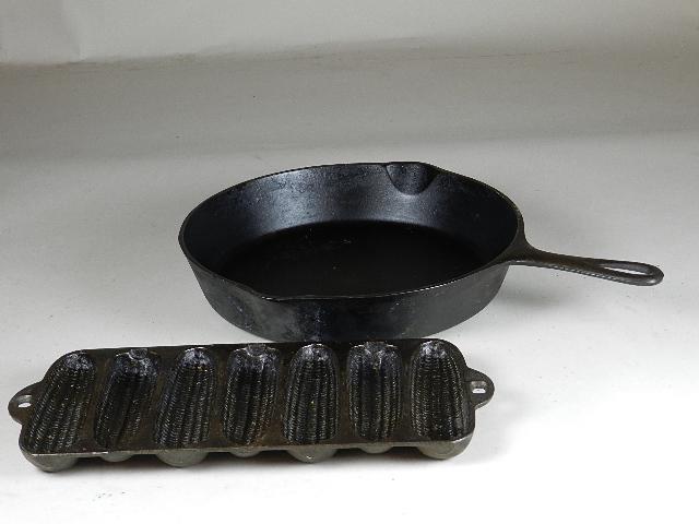 Cast Iron Skillet & Corn Bread Pan