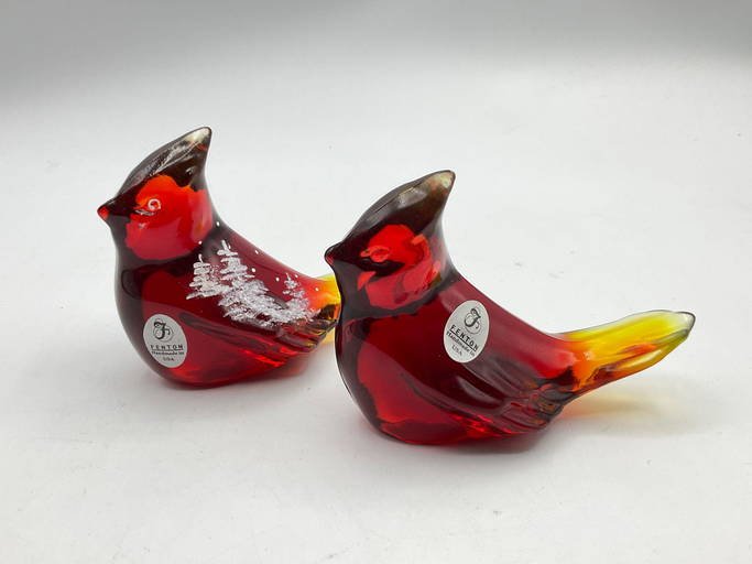 Fenton Amberina Cardinals (#0116) on Feb 25, 2023 | Valley Auctions in VA