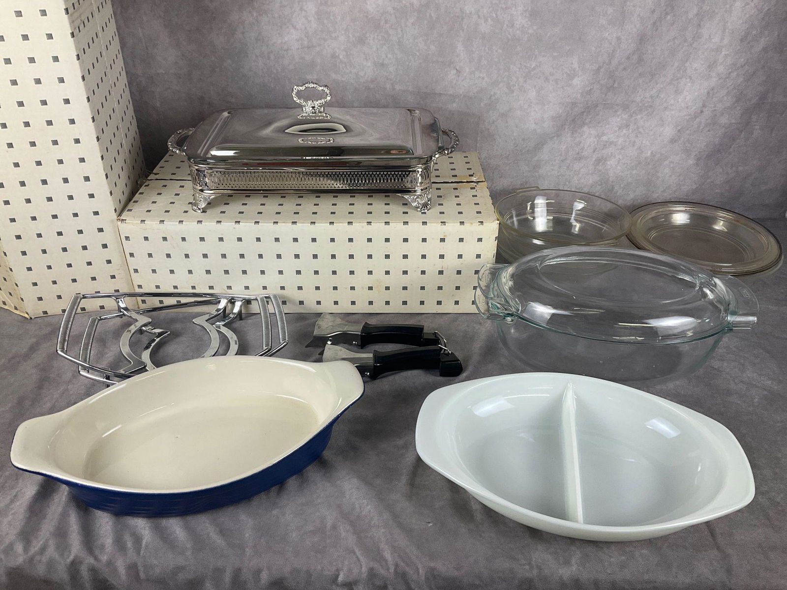 Pyrex Cookware & More