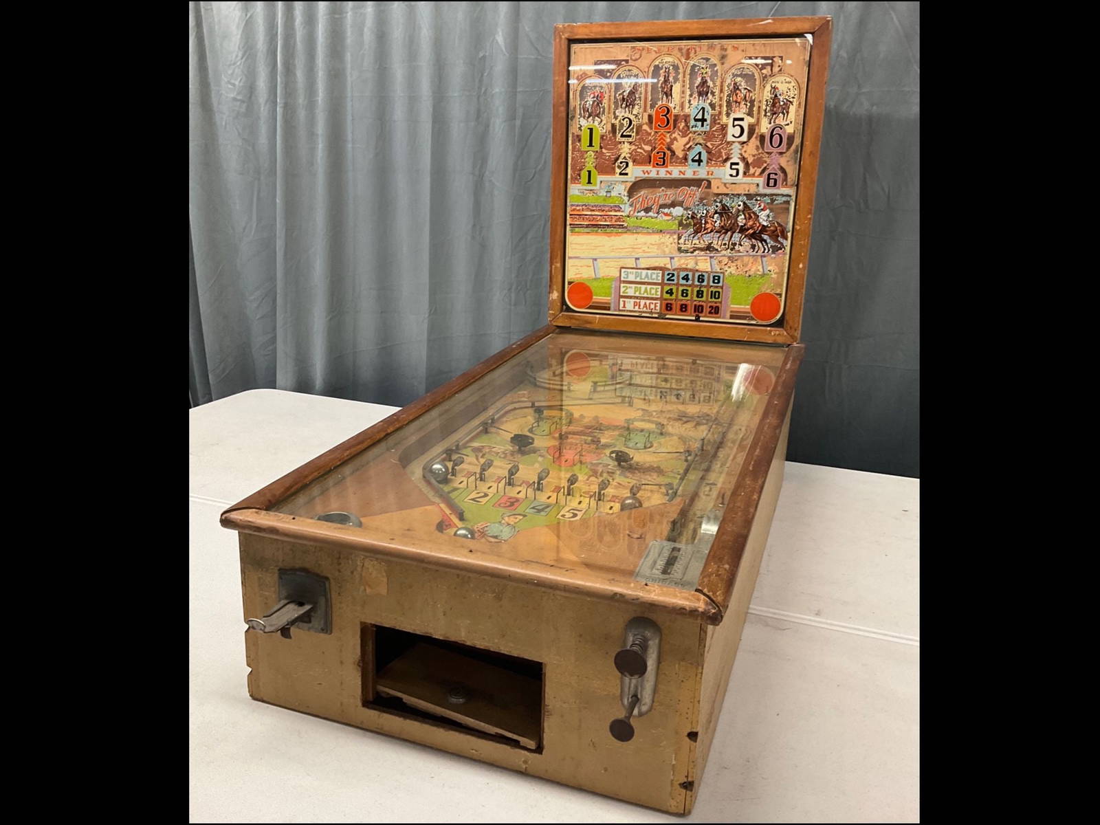 1930's Chico Derby Pinball Machine Auction
