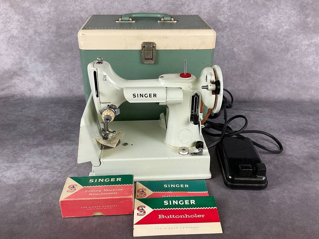 Singer Compact Sewing Machine Auction