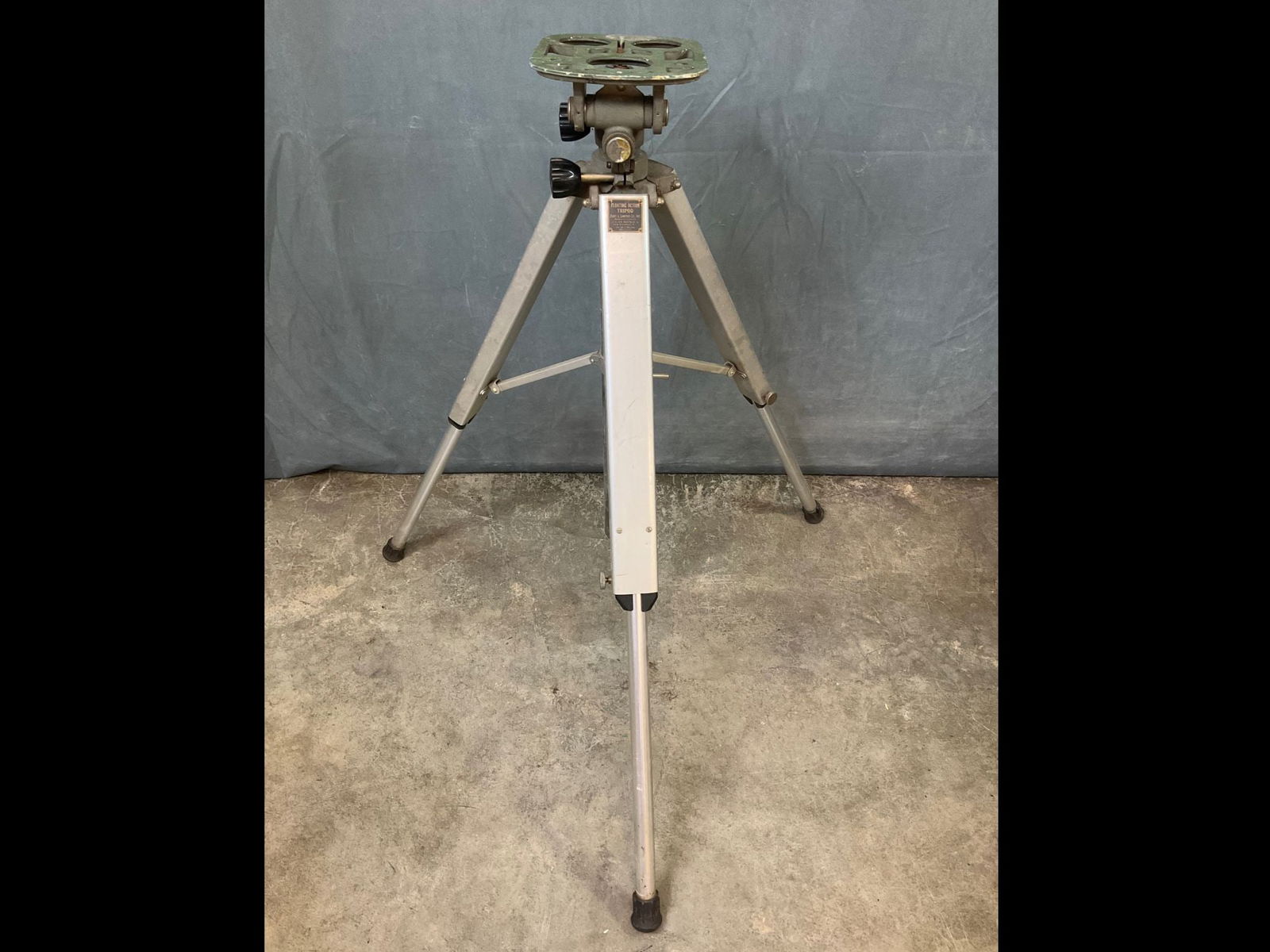 Davis & Sanford Floating Action Tripod Auction