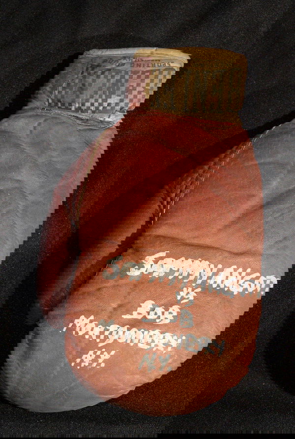 102: Sammy Angott Fight Worn Boxing Gloves LOA - Oct 25, 2005 | Geppi's ...