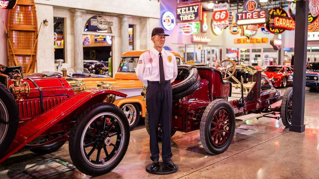 Security Guard Mannequin Auction
