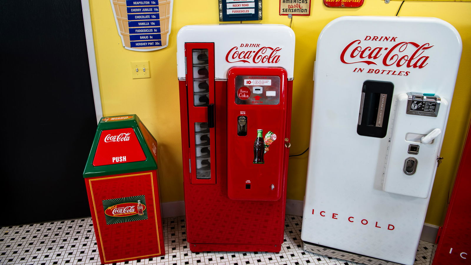 Coca Cola Cavalier 72 Vending Machine