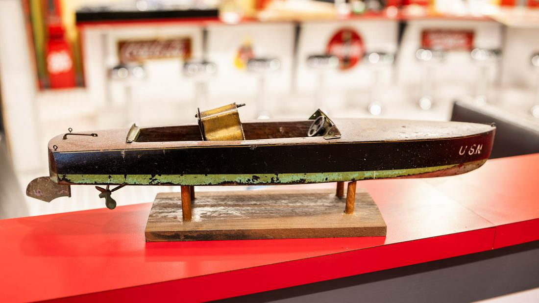 1920s Jacrim Mfg. Co. And 1933 Lionel Craft Scale Model Boat Replicas