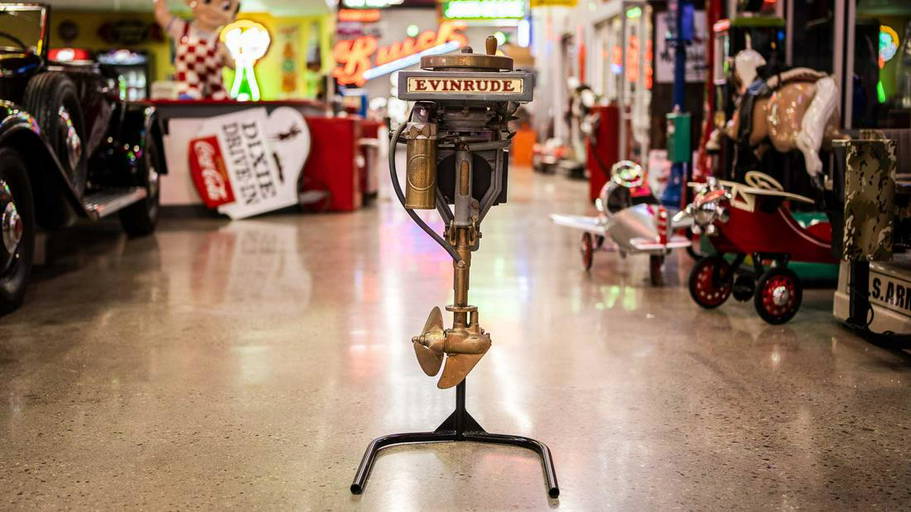 Evinrude 460 Outboard Row Boat Motor On Stand