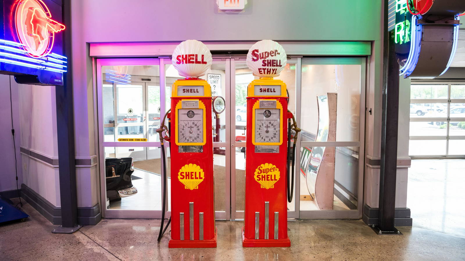 Shell Tokheim Model 36 Gas Pump Auction