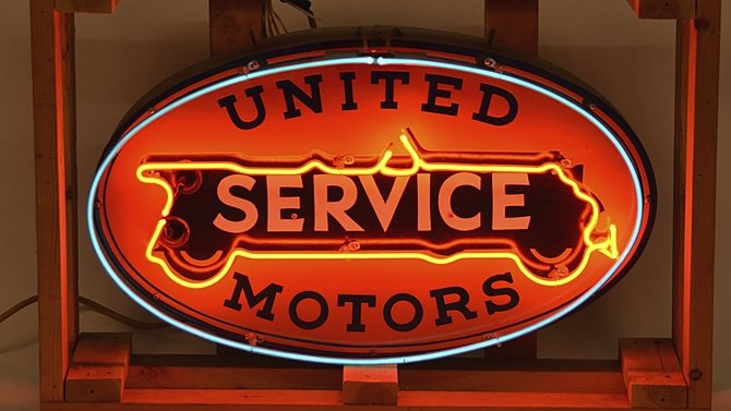 M161 - United Motors Service Neon Sign
