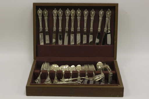 100 Piece Lunt Eloquence Sterling Silver Flatware 100 Piece Lunt Eloquence Sterling Silver Flatware