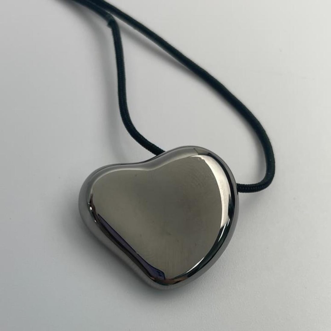 Tiffany & Co "elsa Peretti" Heart Shaped Pendant Auction