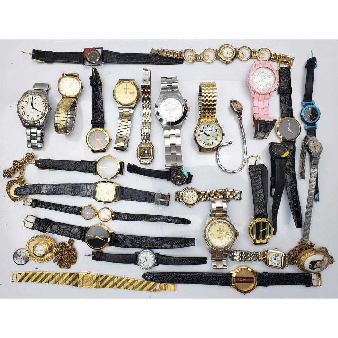 Large Lot Of Vintage Watches Auction