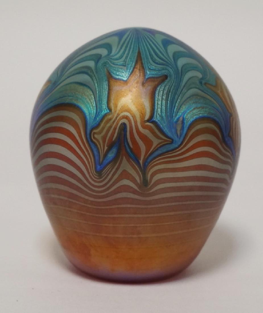 VANDERMARK ART GLASS PAPERWEIGHT WITH PULLED