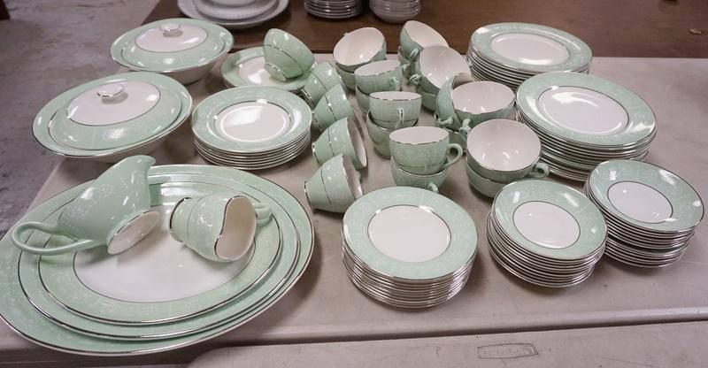Arklow Pottery Ltd. Ireland Dinnerware Set