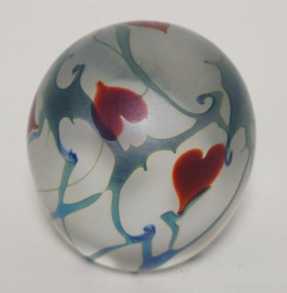 1978 Vandermark Heart & Vine Paperweight