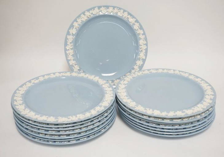 15 Wedgwood Embossed Queensware 10 In Plates