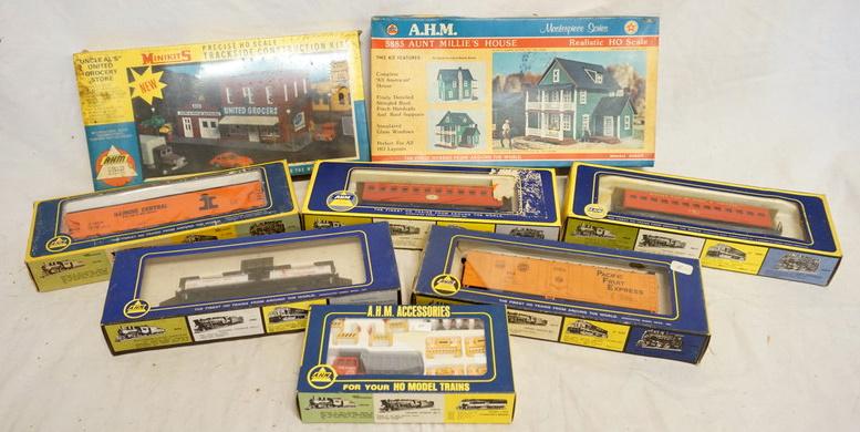 LOT OF AHM TRAIN MODELS/BUILDING KITS - Feb 25, 2022 | Dennis Auction ...