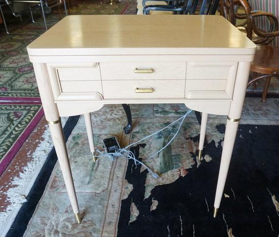 Mid Century Modern Singer Sewing Machine And Case