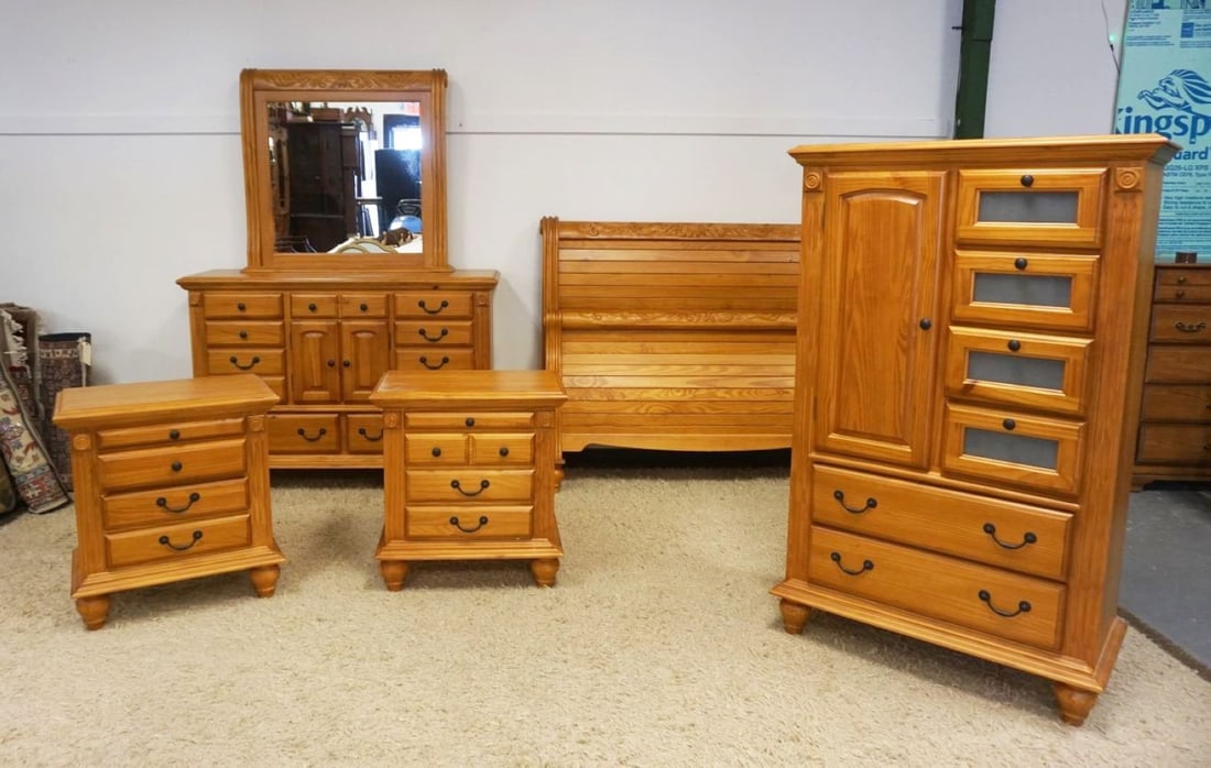 5 Pc Solid Pine Bedroom Set Auction
