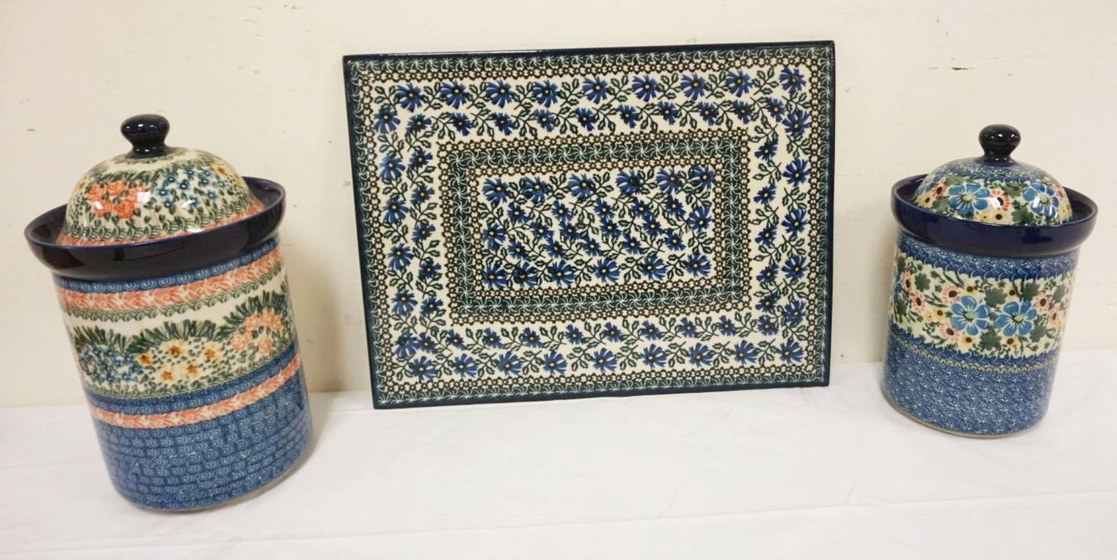 Bole Slawiec Polish Pottery Group Auction